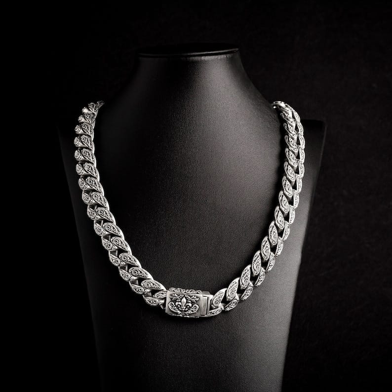 Gental Gems by Karat Kings | 16mm Wide Solid Floral Cuban Chain link N